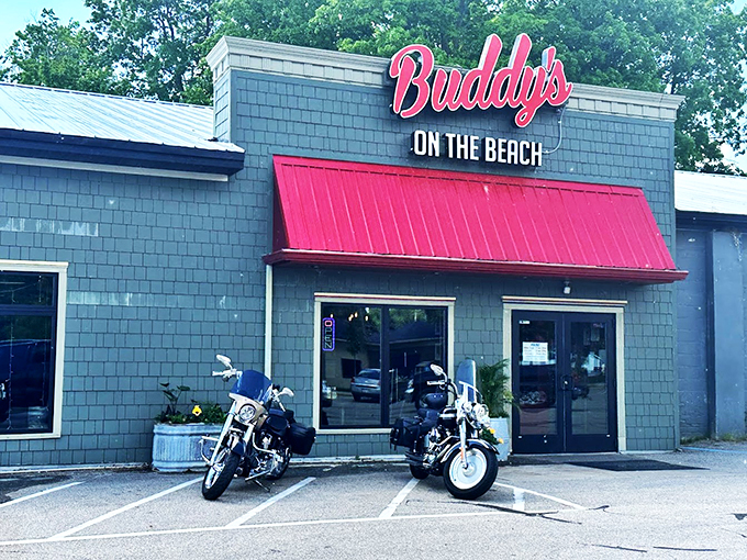 Even the motorcycles know where to find good food - parked perfectly under that iconic red awning.