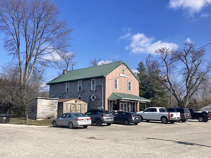 If you build it, they will come&hellip; for burgers. This parking lot fills up faster than you can say "quad bacon cheeseburger."