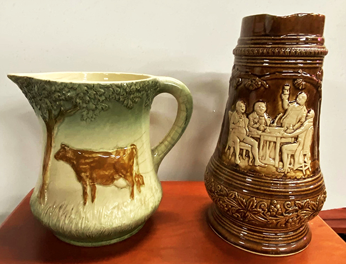 Cheers to the good ol' days! This dynamic duo could tell tales that would make your craft beer blush. Just don't try to fill them at the local pub.