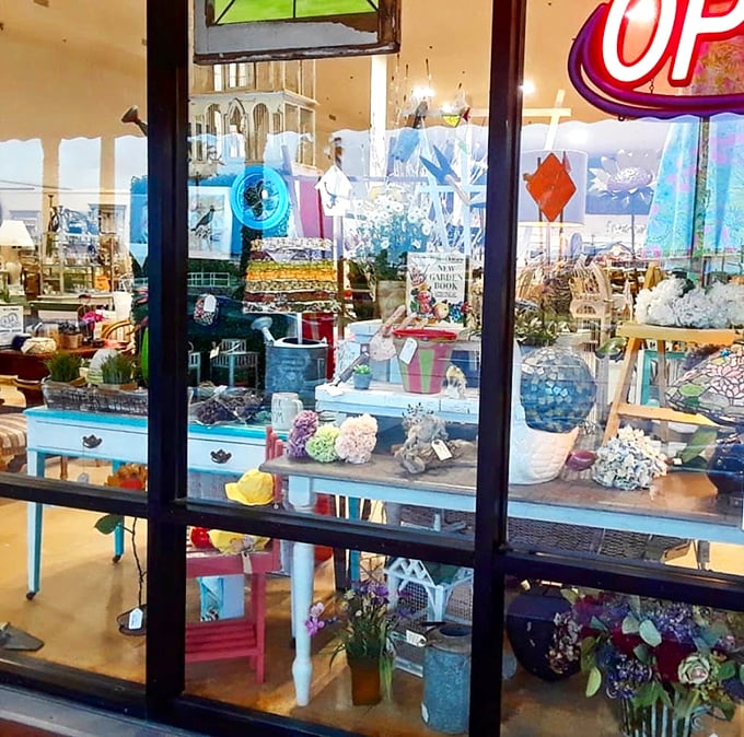Window shopping just got a whole lot more interesting! This display is like peeking into the daydreams of a beach-loving interior designer. Photo credit: Nicole's Beach Street Mall
