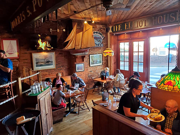 Where strangers become friends and meals become memories! This dining room buzzes with the happy chatter of folks united in their quest for seafood perfection.