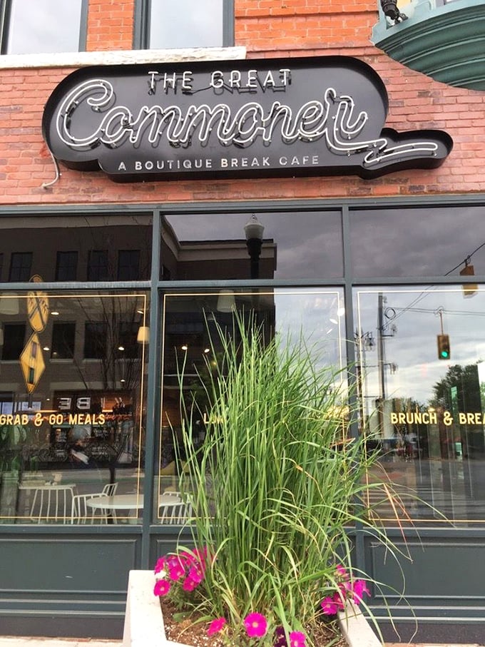 "A Boutique Break Cafe" indeed! The Great Commoner's entrance promises a culinary adventure that's anything but common. Let the feast begin!