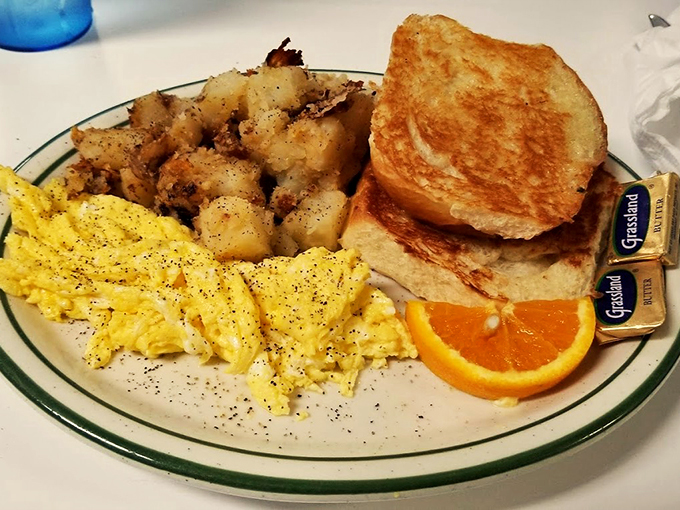 Fluffy scrambled eggs, golden toast, and perfectly seasoned potatoes. It's the breakfast trifecta that never goes out of style.