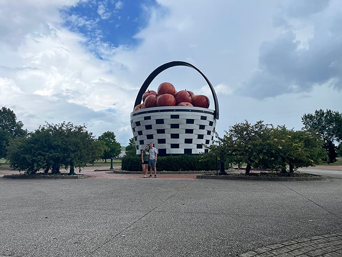 "Stand back, I think it's going to hatch!" Visitors marvel at Ohio's egg-cellent (or should we say apple-solutely amazing) attraction