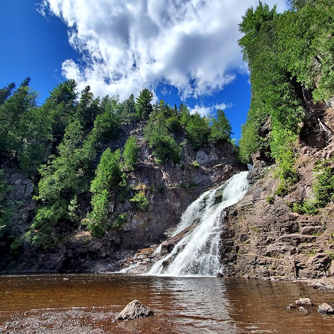 Nature's own drum solo! This 40-foot cascade puts on a show that'll have you tapping your hiking boots in no time.