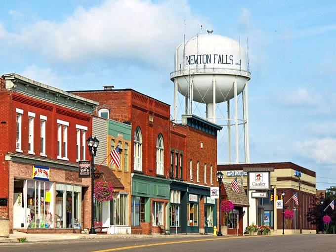 Step back in time! Newton Falls' main street is a Norman Rockwell painting come to life, complete with charming storefronts and small-town warmth.
