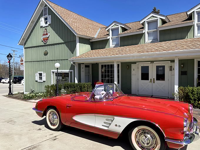 Monkey business meets nostalgia! This charming green building houses a quirky collection that'll knock your socks off.