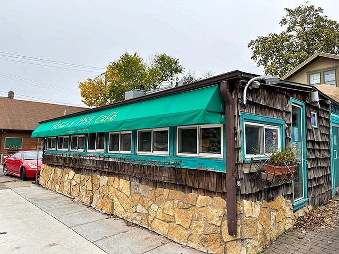 Flower power meets flavor fiesta! Victor's patio is so colorful, you might need sunglasses for your taste buds.