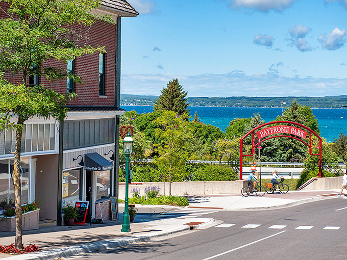 Bayfront bliss! Petoskey's waterfront promenade is like a red carpet for relaxation seekers and view enthusiasts. 