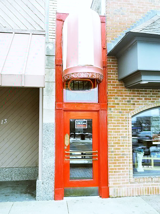 Blink and you might miss it! This pint-sized popcorn paradise is like a magical doorway to childhood nostalgia.