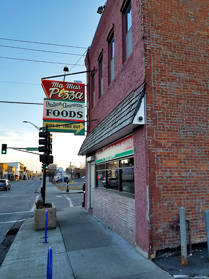 Step into a time machine disguised as a pizzeria. Mama's retro charm is the perfect backdrop for their mouthwatering pies.