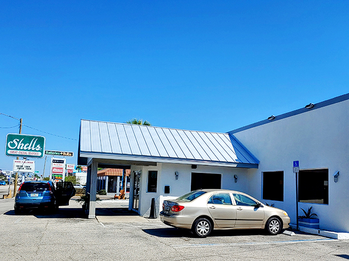 A slice of coastal paradise in Tampa! Shells Seafood's blue-and-white facade is as inviting as a gentle ocean breeze on a hot Florida day.