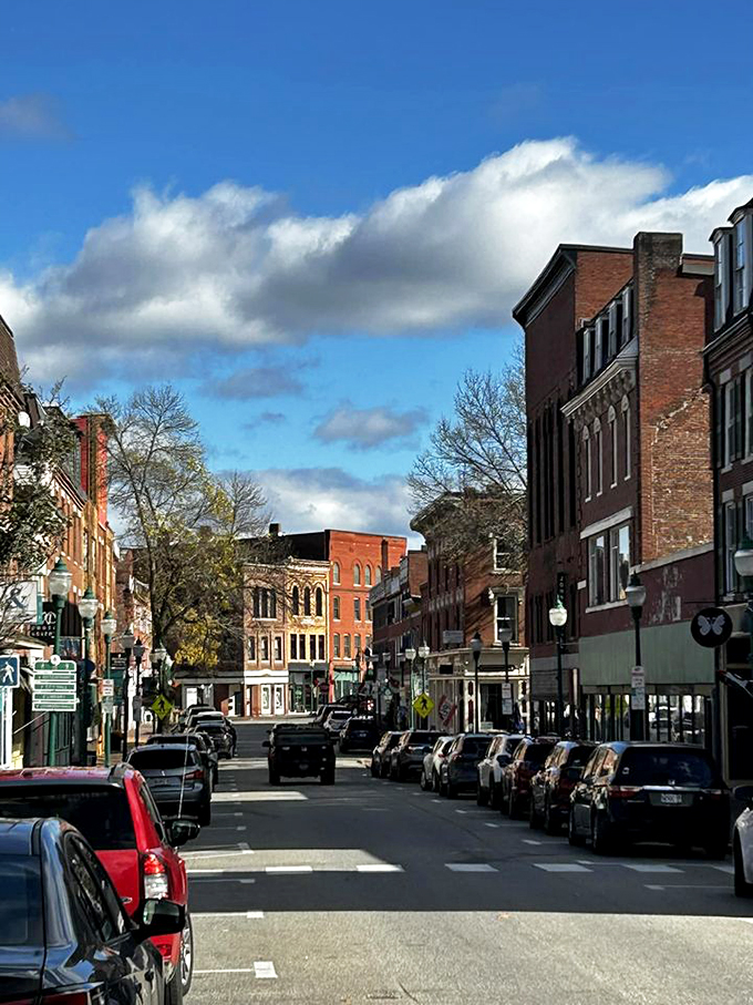 Brick by charming brick, Gardiner's downtown invites you to stroll through history. It's like Norman Rockwell painted a whole town!