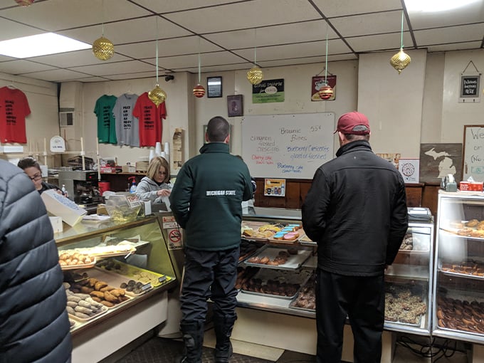 Fresh donuts and small-town charm, served daily! This unassuming storefront holds the key to Jackson's sweetest secrets, beckoning sugar enthusiasts from far and wide.
