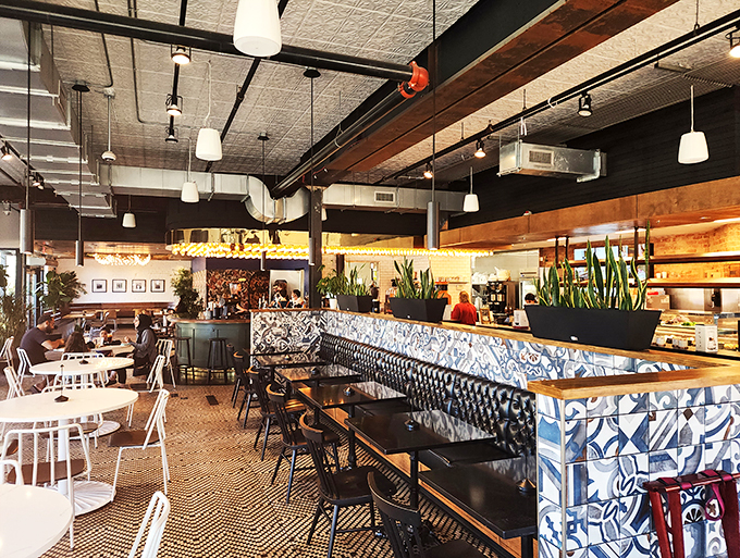 Where industrial chic meets cozy charm: The Great Commoner's interior is like your cool aunt's loft&mdash;if she were a master chef.