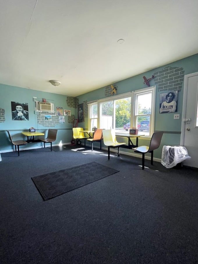 Step into a time capsule of comfort. This retro-chic dining area is where sandwich dreams come true.