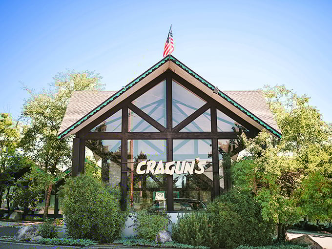 Welcome to Cragun's, where the American flag flies high and the fun flies even higher. It's patriotism with a side of vacation vibes. 