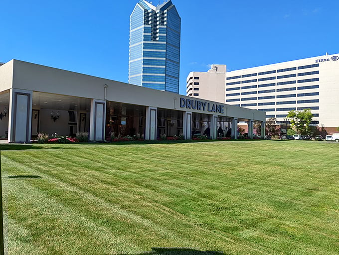 By day, a conference haven. By night, a theatrical feast. Drury Lane: where business meets Broadway, with a side of gourmet flair.