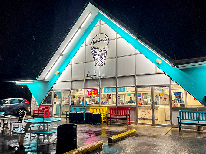 Jarling's Custard Cup: This A-frame wonder is like the Eiffel Tower of ice cream shops. You can probably see that neon sign from space!