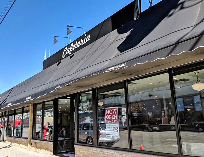 Chicago's skyline has nothing on these sky-high sandwiches. Manny's: where the corned beef is taller than the Sears Tower!