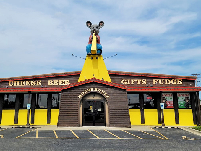 Squeak if you love cheese! Mice aren't the only ones who'll go nuts for this cheese haven. That giant rodent on the roof? He's got the right idea!