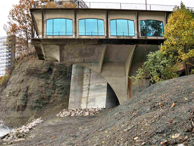 Dining on the edge! Pier W's cliff-hanging design turns every meal into a thrilling culinary high-wire act with Lake Erie as your safety net.