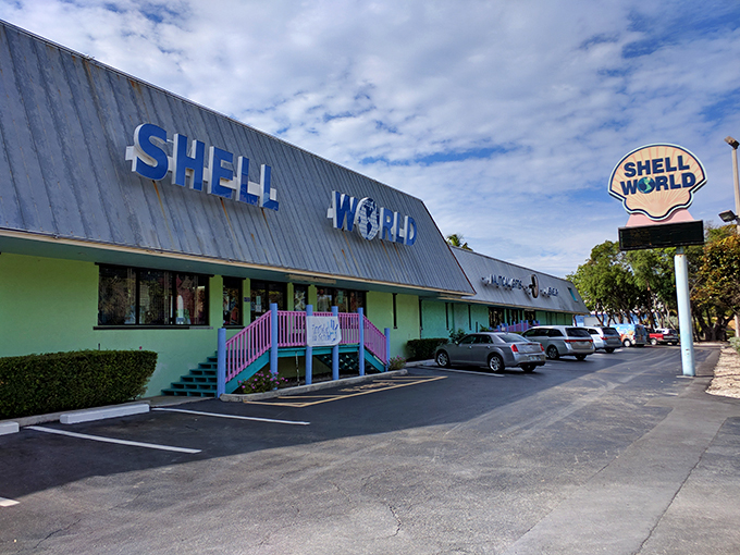 Shell yeah! This seaside emporium is where Neptune does his shopping. Poseidon's garage sale has nothing on this.