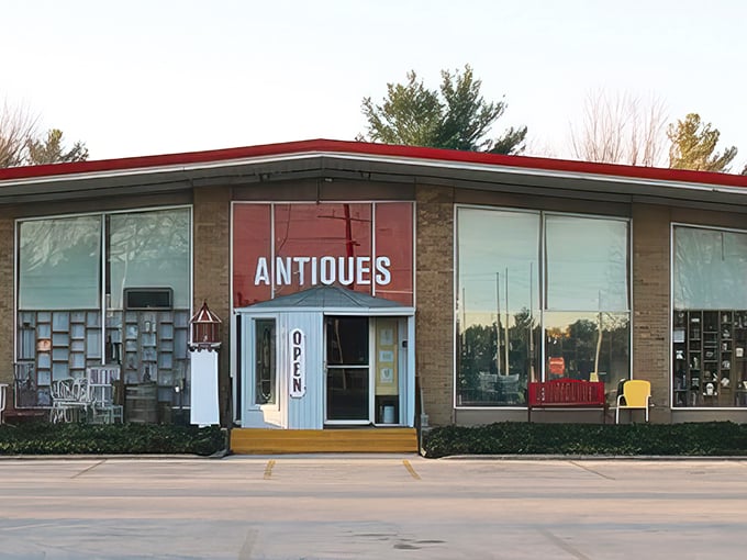 Retro charm meets modern treasure hunting. This place has more hidden gems than Indiana Jones' wildest dreams!