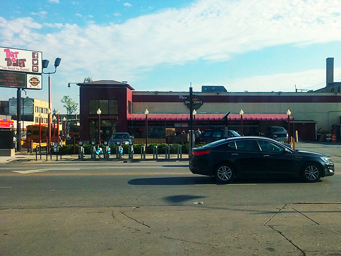 24/7 donut paradise. Whether it's sunrise or midnight, these circular wonders are always ready for their close-up.