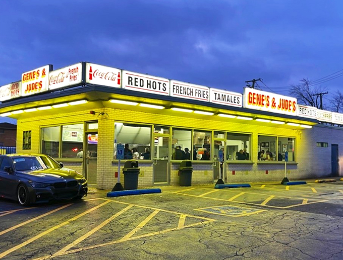 Hot dog heaven or French fry fantasy? At Gene & Jude's, you don't have to choose! Their "Depression Dog" is a blue-collar Beethoven's 5th in flavor.