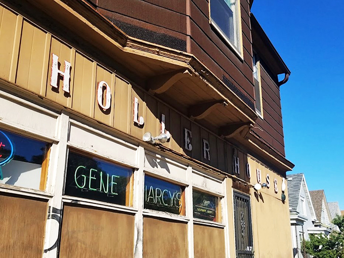Where the pins are manual and the memories are automatic. A slice of Milwaukee's bowling history, served neat.