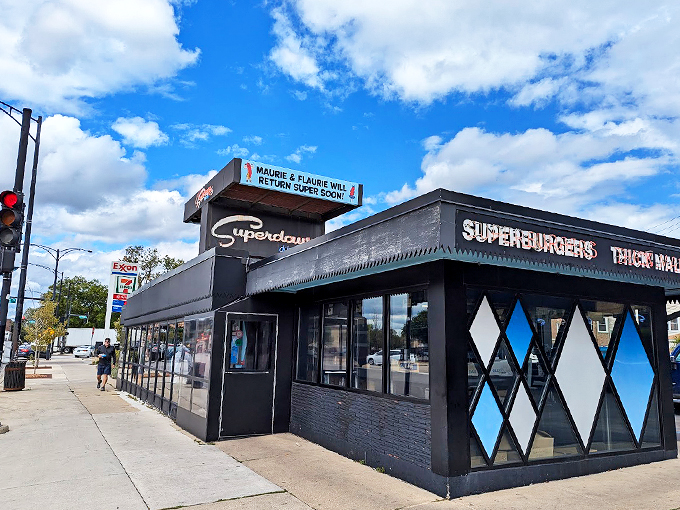 Supersized flavor in a classic package. This place puts the 'super' in supper, with a side of pure Americana.