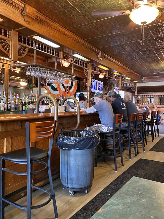 Pull up a stool and prepare for meaty magic! This bar serves up more than just drinks &ndash; it's dishing out pure Americana.