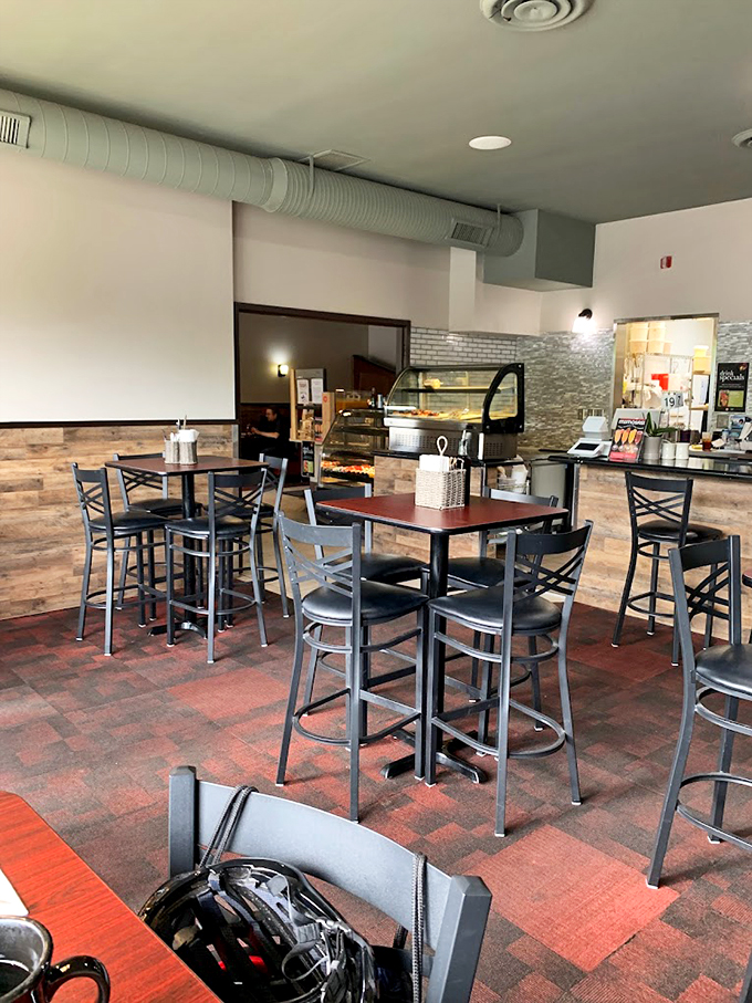 Forget fancy white tablecloths – this is where real food magic happens! Berry Sweet's dining room is as unpretentious as it is inviting, like a warm hug for your appetite.