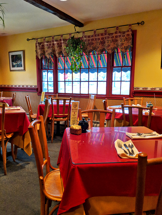 Red tablecloths and wooden chairs &ndash; it's like your grandma's kitchen, if grandma was a breakfast wizard with a flair for hospitality.