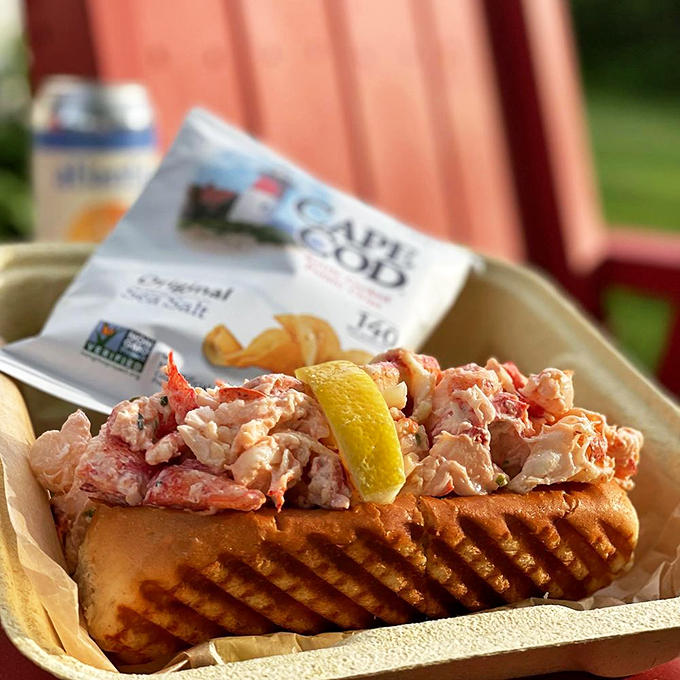 This isn't just a lobster roll - it's a work of art. Chunky meat, perfectly toasted bun, and a lemon wedge for that citrus kiss.