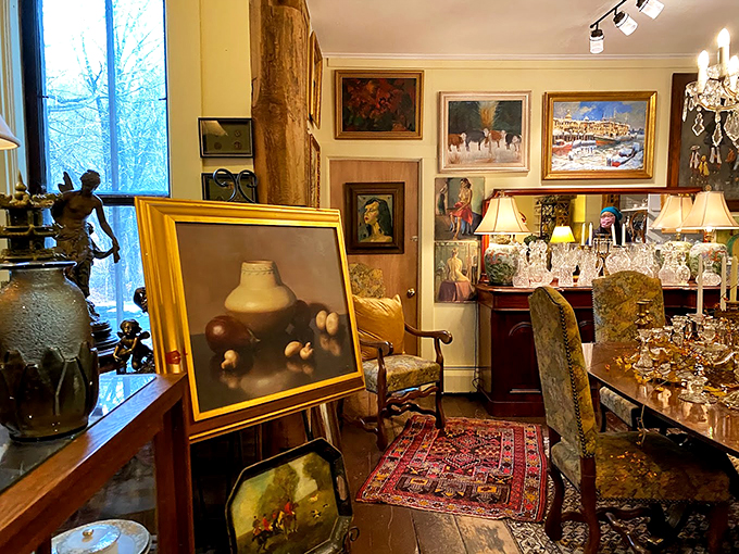 Art lovers, rejoice! From pastoral scenes to mysterious portraits, these walls are a feast for the eyes. Who needs the Louvre when you've got Newfane?