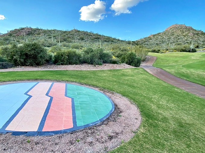Who says the desert can't be colorful? This whimsical putting green adds a splash of Southwestern flair to your game. 