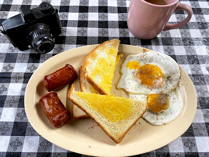 Rise and shine, food lovers! This breakfast plate is the morning motivation you never knew you needed. Who needs an alarm clock when you have bacon? Photo credit: Judea Roams (Don & Sue Ellen)