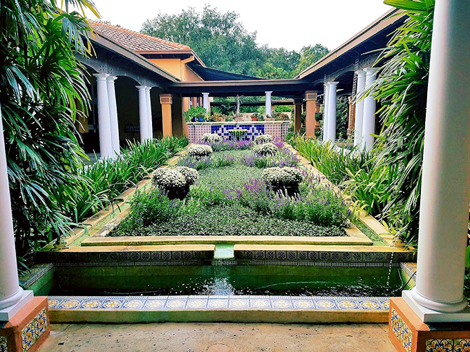 Zen meets Mediterranean zest in this courtyard oasis. It's like a yoga retreat for your eyes!