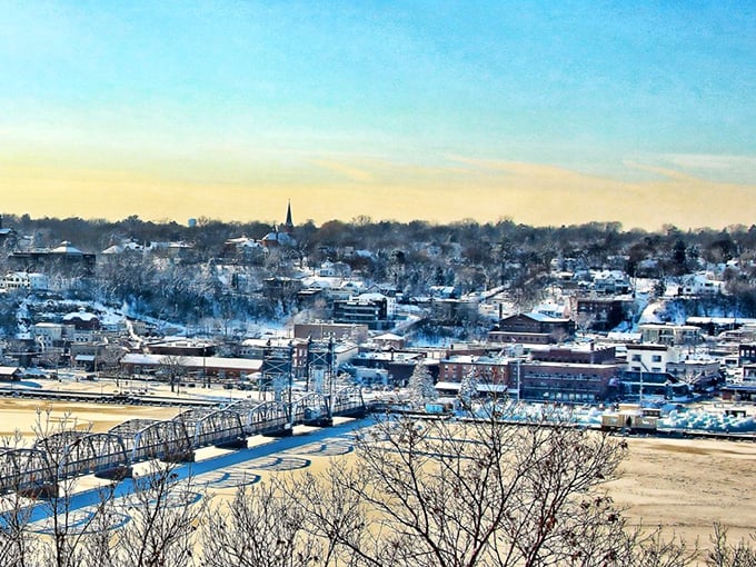 Stillwater in winter: where the St. Croix River freezes over and the town's charm heats up. A postcard-perfect panorama!