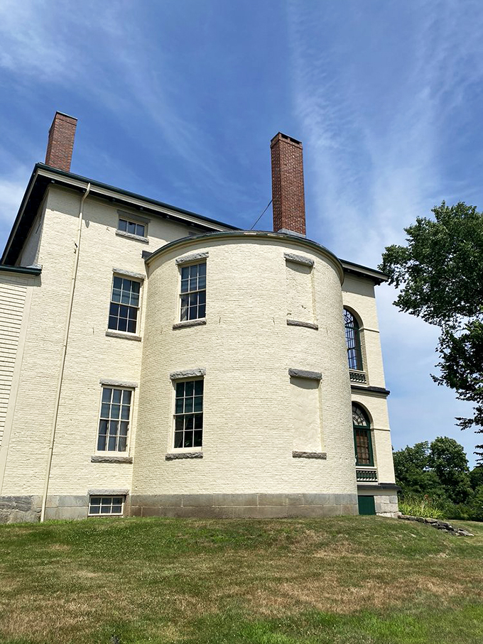 Widow's walks and river views &ndash; this castle's got more drama than a soap opera marathon.