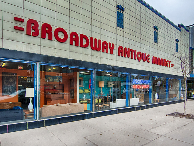 Broadway Antique Market: Mid-century madness meets Technicolor dream! This Chicago gem is where Mad Men style collides with Warhol-worthy whimsy.