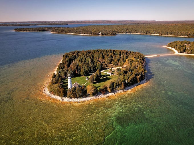 Cana Island: Where "island getaway" means braving a wet walkway for a dose of 19th-century charm and breathtaking views. 