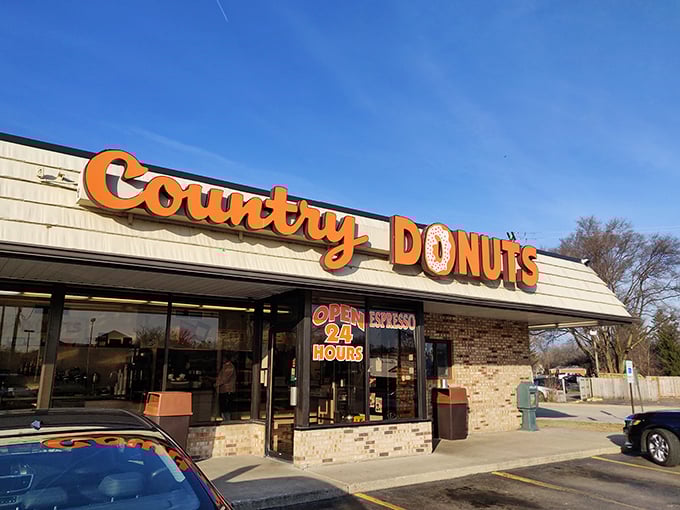 Country Donuts: the Las Vegas of bakeries. Open 24/7, always ready to satisfy your late-night sugar cravings or early morning munchies.