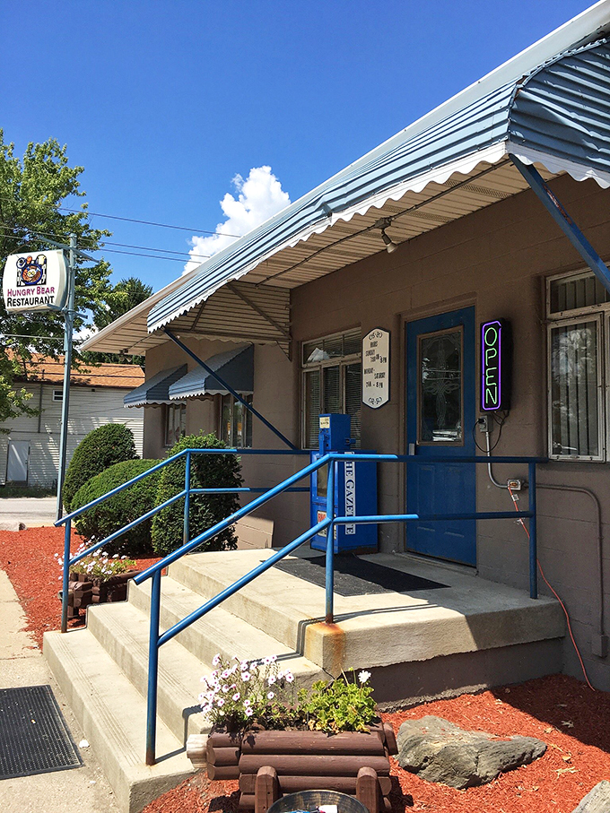 Unbearable cuteness alert! This whimsical eatery proves that sometimes the best things come in unassuming packages. Prepare for a grizzly appetite!