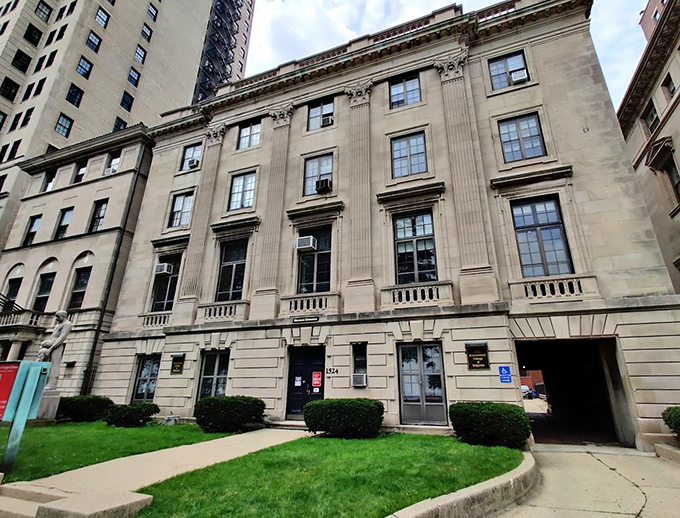 Scalpel? Check. Sense of adventure? Double-check. This Chicago museum cuts right to the heart of medical history.