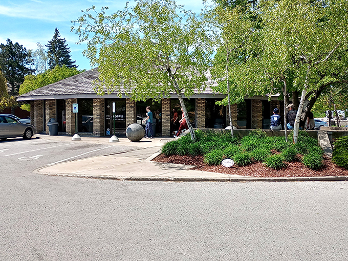 Kopp's: Where custard dreams come true. This place is cooler than the other side of the pillow, and twice as comforting.