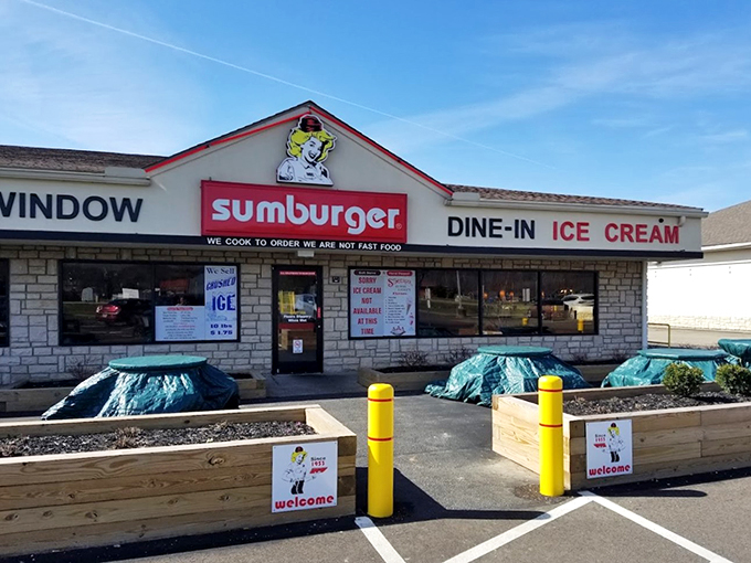 Rise and shine, burger lovers! Sumburger's early birds catch the worm&mdash;if worms were delicious patties on pillowy buns.