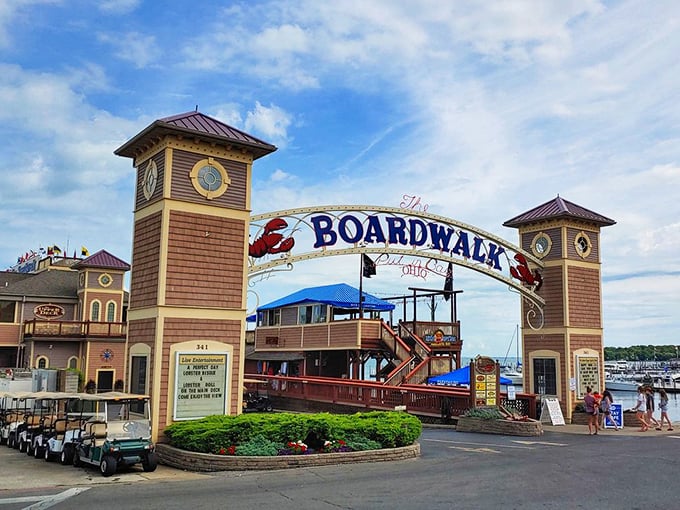 Ahoy, food lovers! The Boardwalk's nautical charm and harbor views will have you singing sea shanties between bites. 